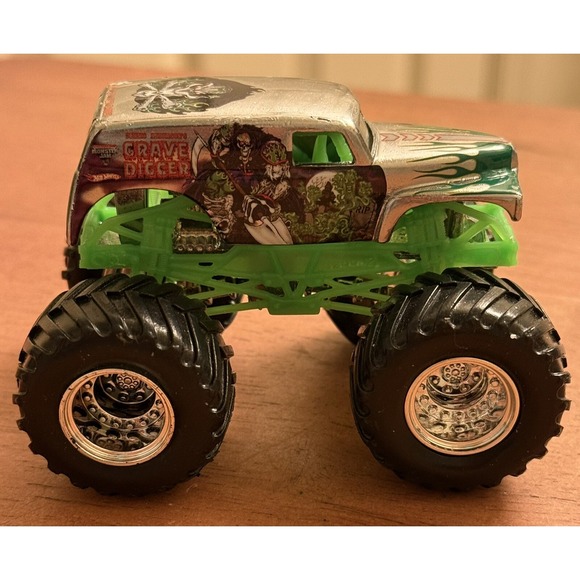 Hot Wheels | Toys | Hot Wheels 64 Scale Monster Jam Silver Grave Digger ...